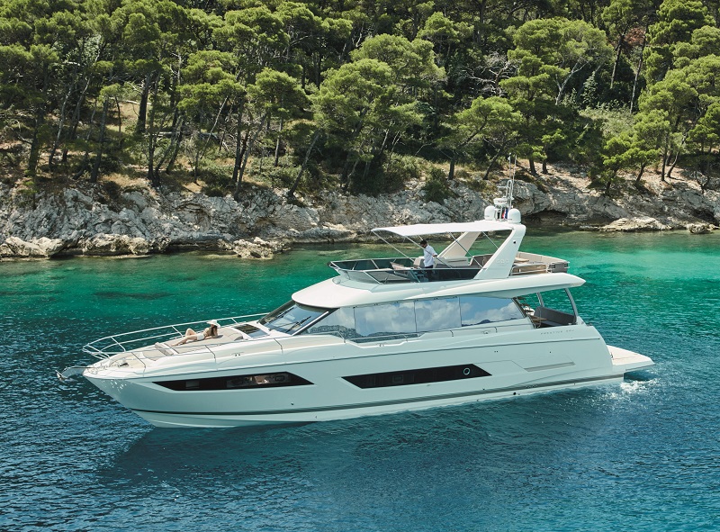 Review: Prestige 680 Yacht