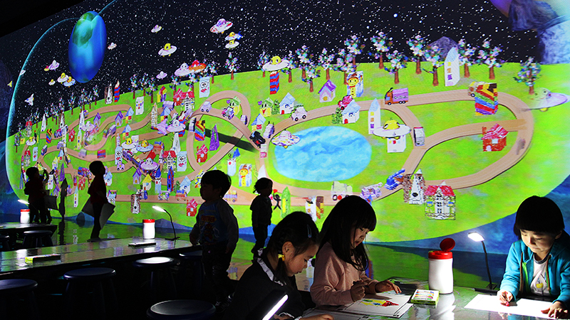 Insight: Art Collective TeamLab