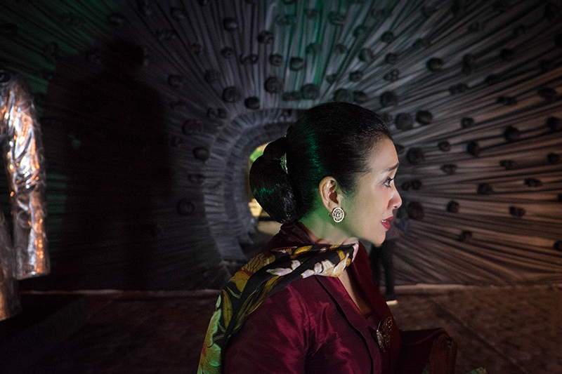 Sri Astari Rasjid: Kebaya Diaries