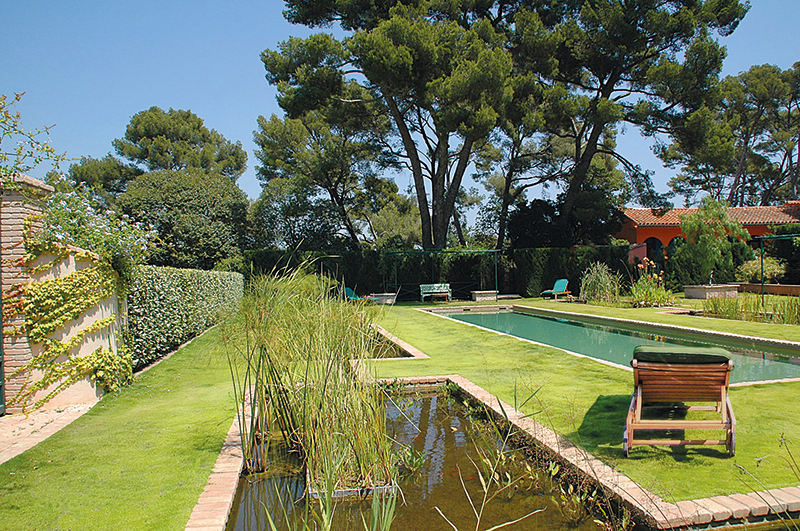 Luxury villa for sale: La Villa Rocabella, Côte d'Azur, France - LUXUO