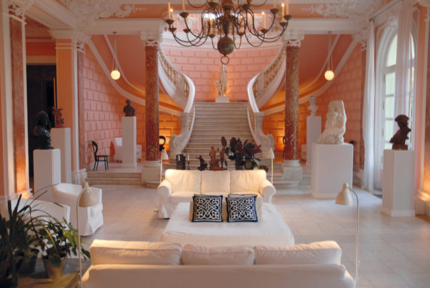 Luxury villa for sale: La Villa Rocabella, Côte d'Azur, France - LUXUO