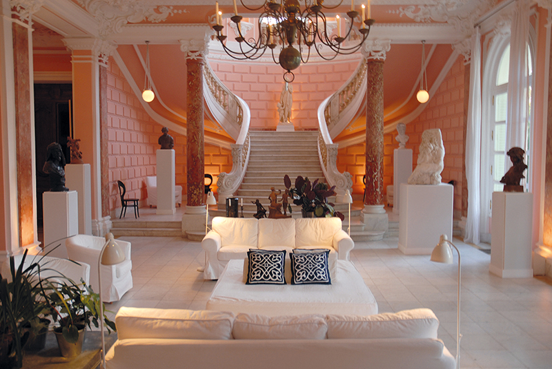 Luxury villa for sale: La Villa Rocabella, Côte d'Azur, France - LUXUO