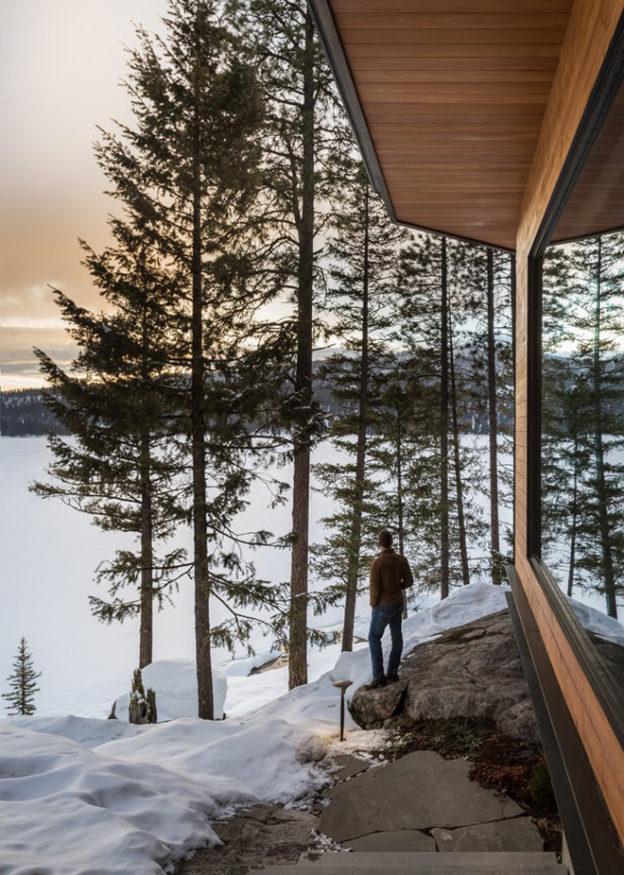 Magnificent Waterfront Property - Payette Lake Cliff House