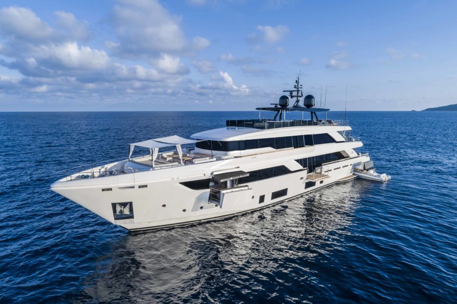 Custom Line Navetta 42: A Work of Art from Ferretti Group - LUXUO