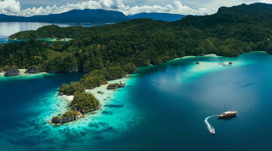 Triton Bay, Kaimana: Exploring Eastern Indonesia’s Hidden Gem - LUXUO