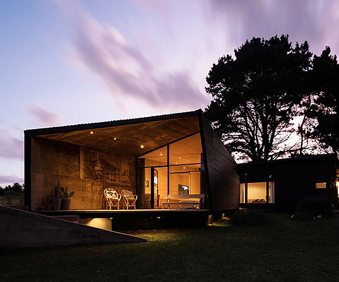 LOI Architects Transforms a Decade-Old Cabin into The Modern Santorini ...