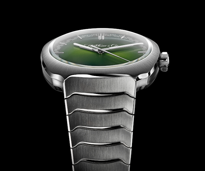 Moser Streamliner Centre Seconds - an icon in the sports luxury genre