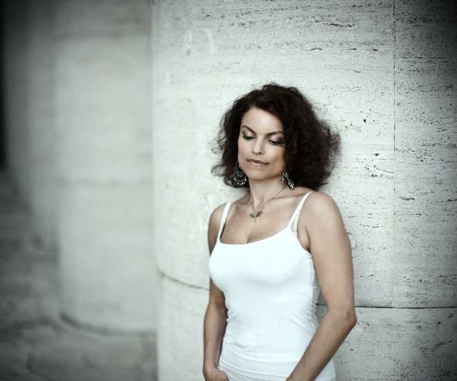 Music & Majesty: Singer Roberta Gambarini Discusses Her Jazz Journey As ...