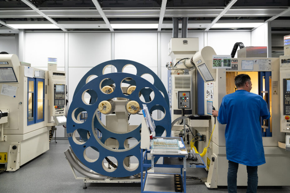 Plan-Les-Watches: The Watchmaking Prowess Behind Patek Philippe - LUXUO