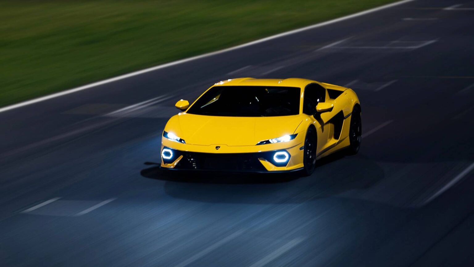 8 Coveted Luxury Sportscars of 2026 | Yacht Style